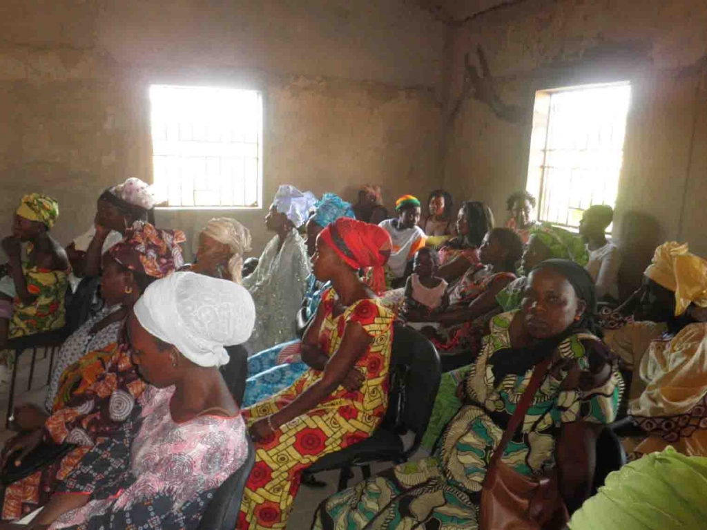 FANDEMA-SISTEMA SOLAR HIBRIDO PARA ALFABETIZACION DIGITAL – Hora de ayudar